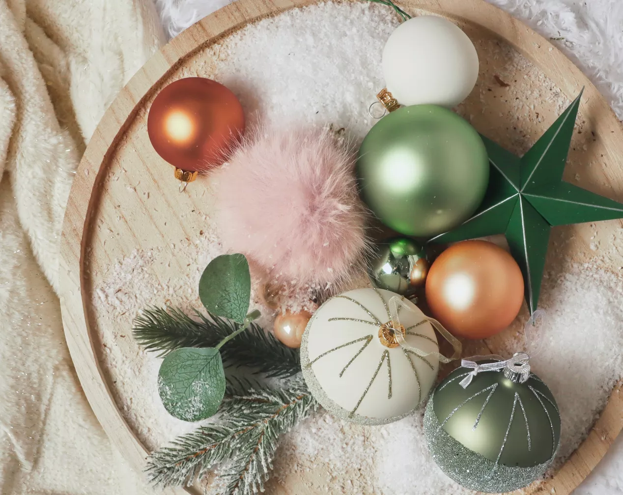 Décoration de Noël - Guirlande, Boule de Noël, Sapin - Eminza